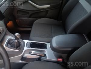 Melns Ford Kuga 2011 Liepāja, ar dzinēja tilpumu 2.00 L un nobraukumu 288 tūkst. km par 5000 €, foto 13 vietnē AUTOMOTO.COM.LV