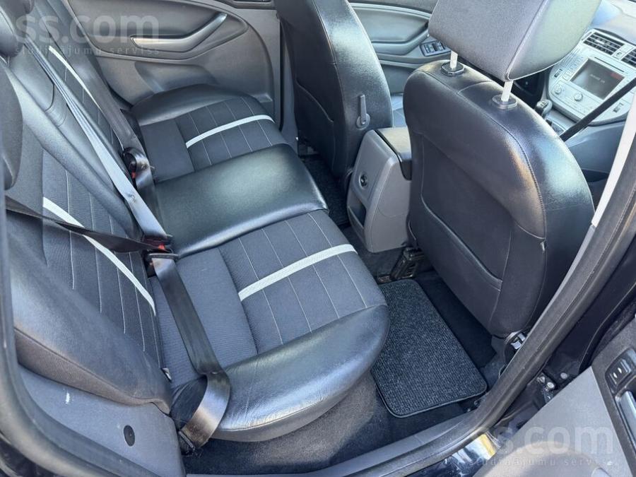 Black Ford Kuga 2011 in Rezekne, with an engine capacity of 2.00 L and mileage of 0 thousand km for 6450 €, photo 16 on AUTOMOTO.COM.LV