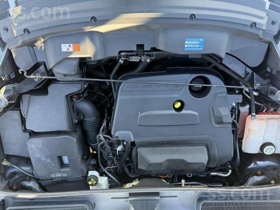 Black Ford Kuga 2011 in Rezekne, with an engine capacity of 2.00 L and mileage of 0 thousand km for 6450 €, photo 19 on AUTOMOTO.COM.LV