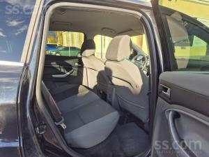 Melns Ford Kuga 2011 Daugavpils, ar dzinēja tilpumu 2.00 L un nobraukumu 186 tūkst. km par 5500 €, foto 12 vietnē AUTOMOTO.COM.LV