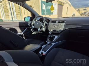 Melns Ford Kuga 2011 Daugavpils, ar dzinēja tilpumu 2.00 L un nobraukumu 186 tūkst. km par 5500 €, foto 14 vietnē AUTOMOTO.COM.LV