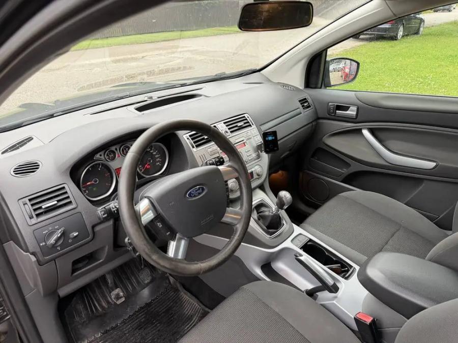 Black Ford Kuga 2011 in Ventspils, with an engine capacity of 2.00 L and mileage of 288 thousand km for 5590 €, photo 9 on AUTOMOTO.COM.LV