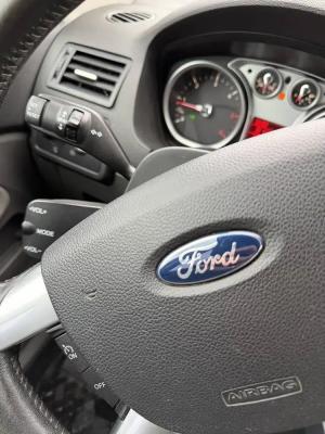 Black Ford Kuga 2011 in Ventspils, with an engine capacity of 2.00 L and mileage of 288 thousand km for 5590 €, photo 10 on AUTOMOTO.COM.LV
