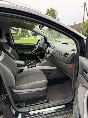 Black Ford Kuga 2011 in Ventspils, with an engine capacity of 2.00 L and mileage of 288 thousand km for 5590 €, photo 16 on AUTOMOTO.COM.LV