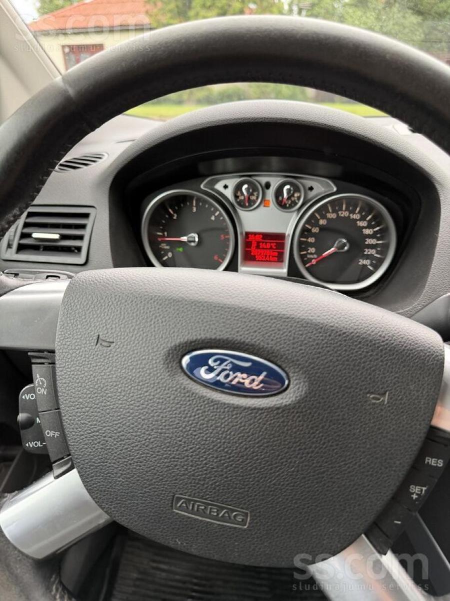 Melns Ford Kuga 2011 Ventspils, ar dzinēja tilpumu 2.00 L un nobraukumu 288 tūkst. km par 5590 €, foto 11 vietnē AUTOMOTO.COM.LV