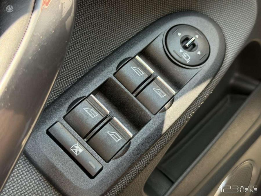 Melns Ford Kuga 2011 Tauragė, ar dzinēja tilpumu 2.00 L un nobraukumu 289 tūkst. km par 5600 €, foto 24 vietnē AUTOMOTO.COM.LV