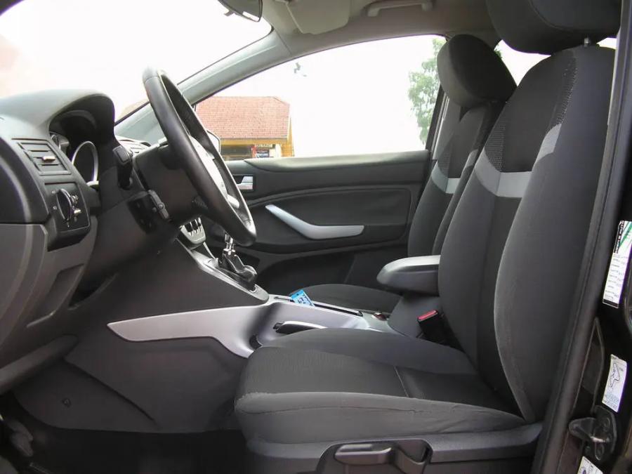 Black Ford Kuga 2011 in Sigulda, with an engine capacity of 2.00 L and mileage of 331 thousand km for 5450 €, photo 17 on AUTOMOTO.COM.LV