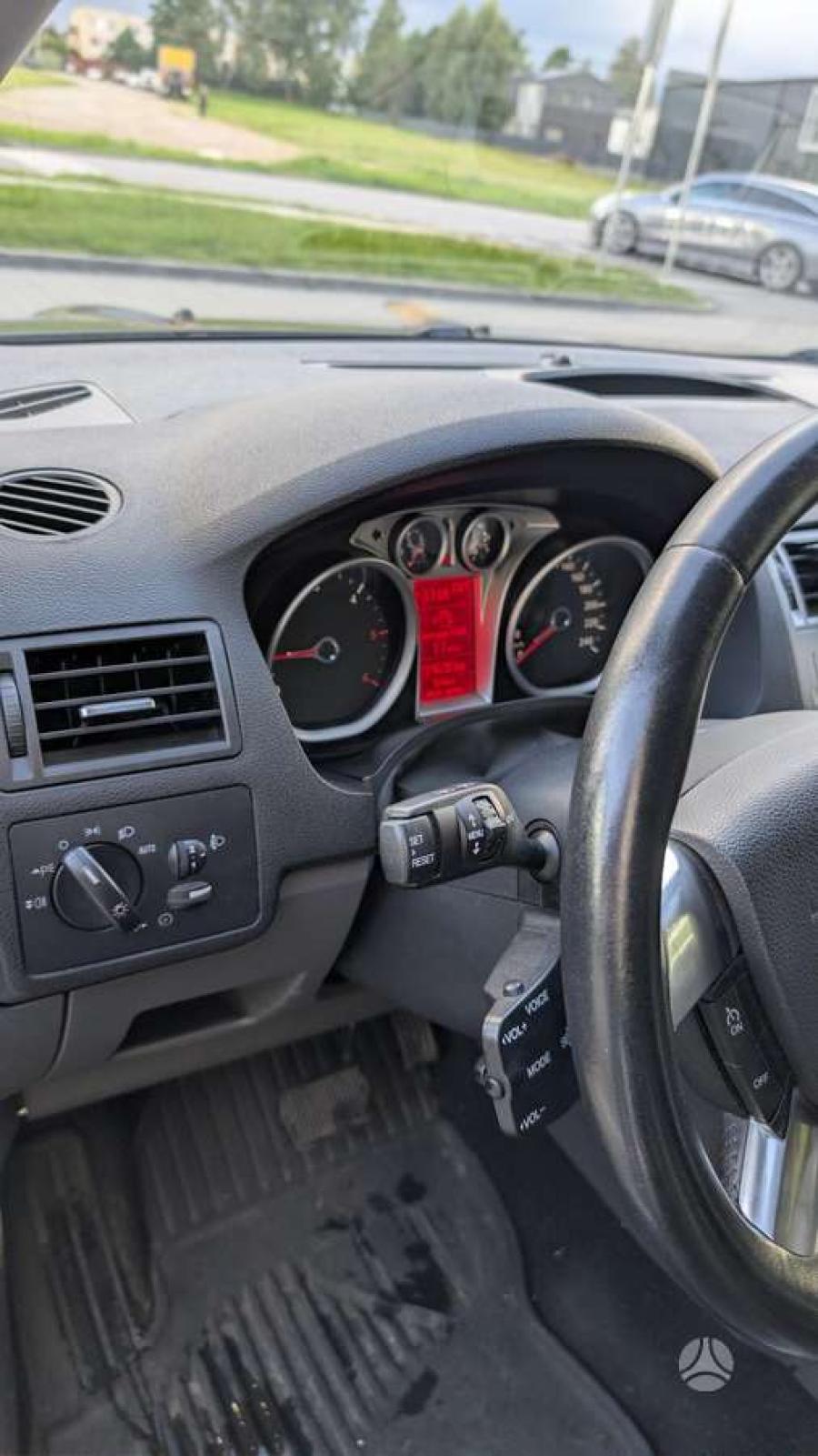 Melns Ford Kuga 2011 Viļņa, ar dzinēja tilpumu 2.00 L un nobraukumu 220 tūkst. km par 5000 €, foto 12 vietnē AUTOMOTO.COM.LV