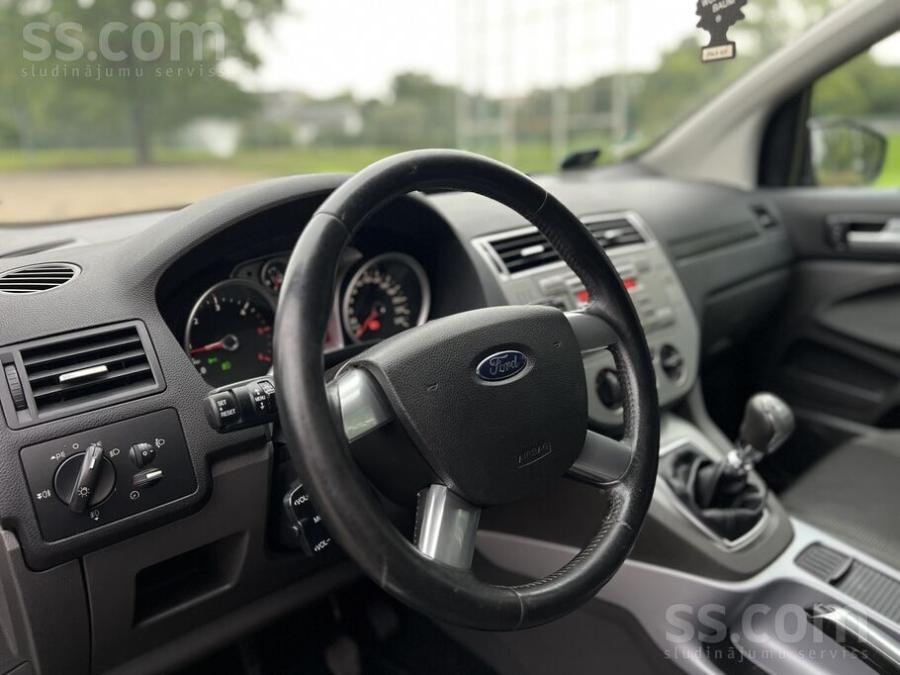 Melns Ford Kuga 2011 Jēkabpils, ar dzinēja tilpumu 2.00 L un nobraukumu 226 tūkst. km par 6400 €, foto 10 vietnē AUTOMOTO.COM.LV