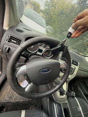 Melns Ford Kuga 2011 Ukmergė, ar dzinēja tilpumu 2.00 L un nobraukumu 246 tūkst. km par 2650 €, foto 7 vietnē AUTOMOTO.COM.LV