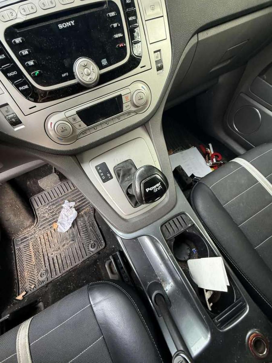 Melns Ford Kuga 2011 Ukmergė, ar dzinēja tilpumu 2.00 L un nobraukumu 246 tūkst. km par 2650 €, foto 8 vietnē AUTOMOTO.COM.LV
