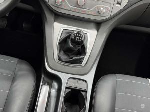 Melns Ford Kuga 2011 Marijampole, ar dzinēja tilpumu 2.00 L un nobraukumu 202 tūkst. km par 5700 €, foto 29 vietnē AUTOMOTO.COM.LV