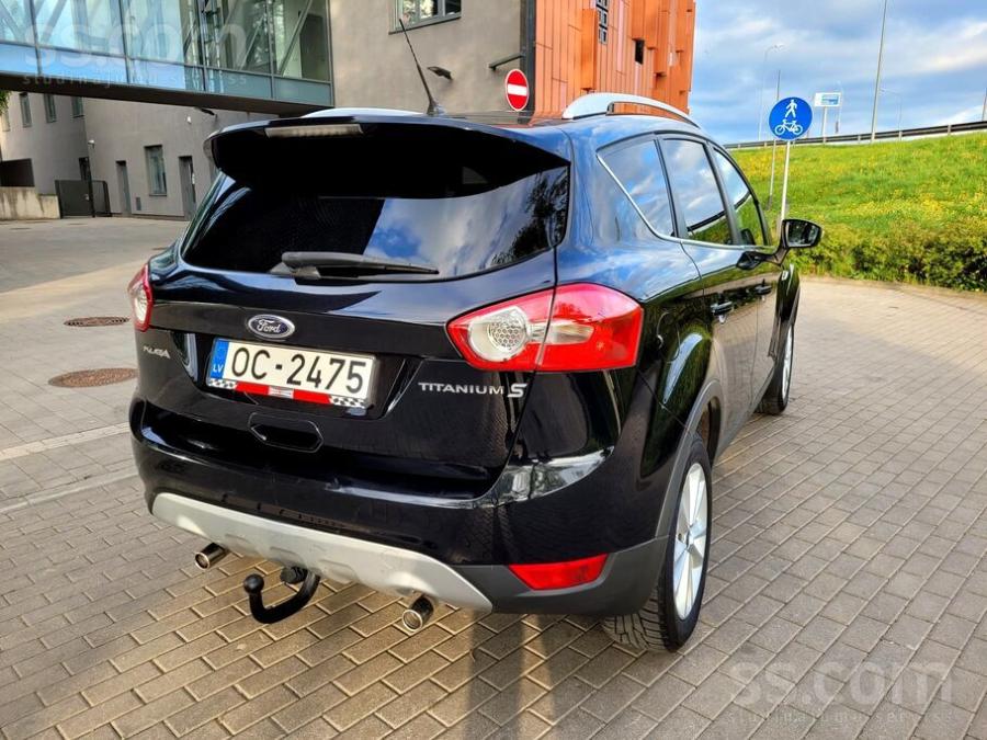 Melns Ford Kuga 2012 Daugavpils, ar dzinēja tilpumu 2.00 L un nobraukumu 0 tūkst. km par 6550 €, foto 5 vietnē AUTOMOTO.COM.LV