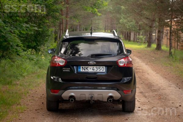 Black Ford Kuga 2012 in Tukums, with an engine capacity of 2.00 L and mileage of 282 thousand km for 5790 €, photo 5 on AUTOMOTO.COM.LV