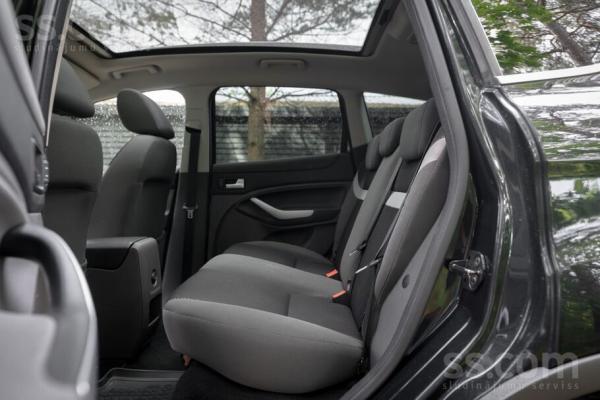 Black Ford Kuga 2012 in Tukums, with an engine capacity of 2.00 L and mileage of 282 thousand km for 5790 €, photo 10 on AUTOMOTO.COM.LV
