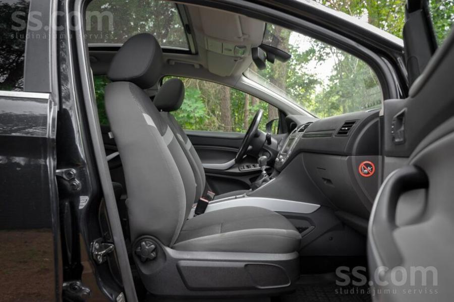 Melns Ford Kuga 2012 Tukums, ar dzinēja tilpumu 2.00 L un nobraukumu 282 tūkst. km par 5790 €, foto 13 vietnē AUTOMOTO.COM.LV