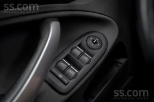 Melns Ford Kuga 2012 Tukums, ar dzinēja tilpumu 2.00 L un nobraukumu 282 tūkst. km par 5790 €, foto 14 vietnē AUTOMOTO.COM.LV