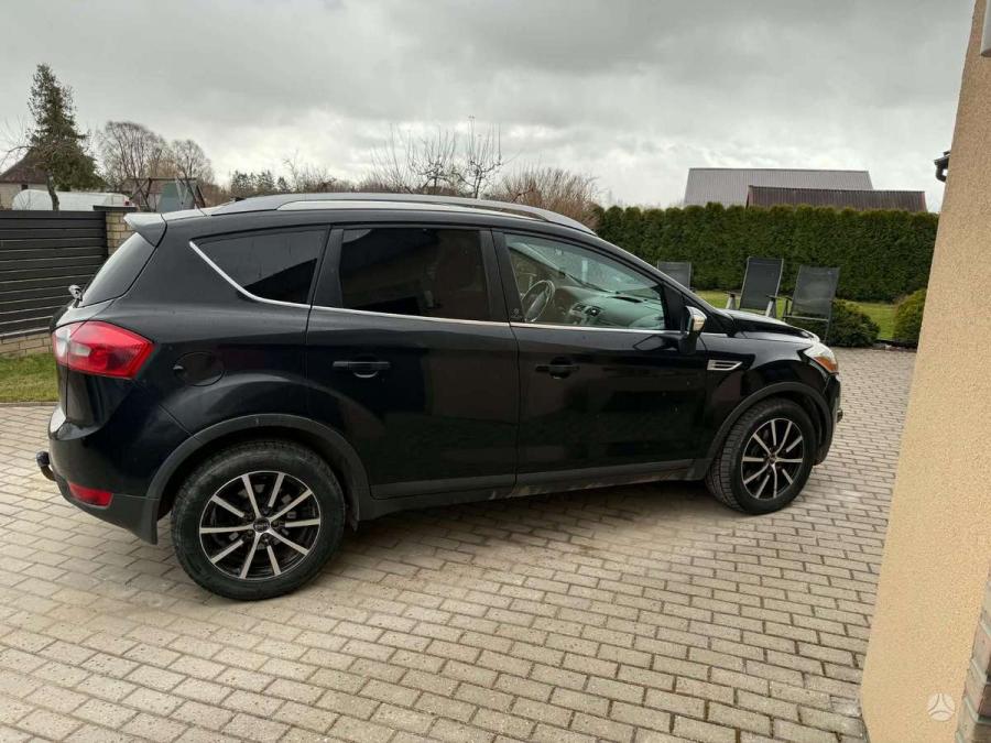 Melns Ford Kuga 2012 Viļņa, ar dzinēja tilpumu 2.00 L un nobraukumu 176 tūkst. km par 6000 €, foto 9 vietnē AUTOMOTO.COM.LV