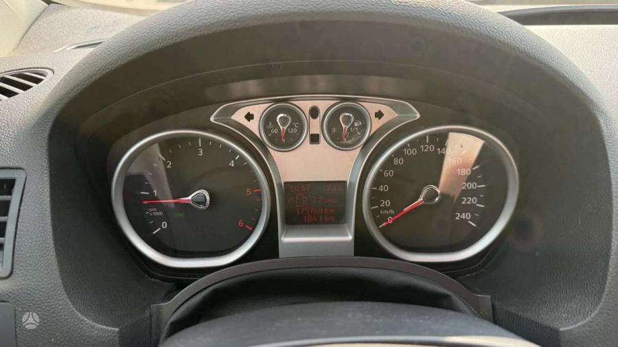 Melns Ford Kuga 2012 Viļņa, ar dzinēja tilpumu 2.00 L un nobraukumu 176 tūkst. km par 6000 €, foto 13 vietnē AUTOMOTO.COM.LV