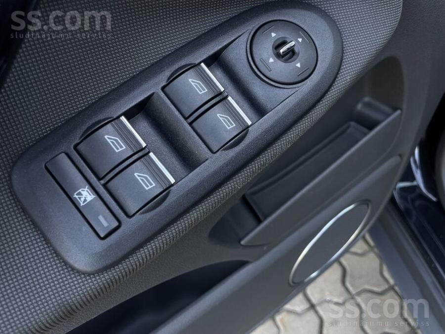 Melns Ford Kuga 2012 Rīga, ar dzinēja tilpumu 2.00 L un nobraukumu 236 tūkst. km par 6800 €, foto 20 vietnē AUTOMOTO.COM.LV