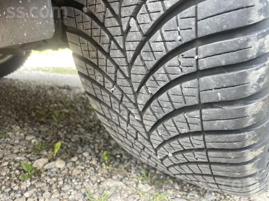 Melns Ford Kuga 2012 Rīga, ar dzinēja tilpumu 2.00 L un nobraukumu 236 tūkst. km par 6800 €, foto 24 vietnē AUTOMOTO.COM.LV