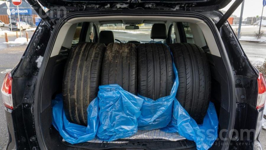 Melns Ford Kuga 2013 Rīga, ar dzinēja tilpumu 2.00 L un nobraukumu 213 tūkst. km par 6590 €, foto 28 vietnē AUTOMOTO.COM.LV