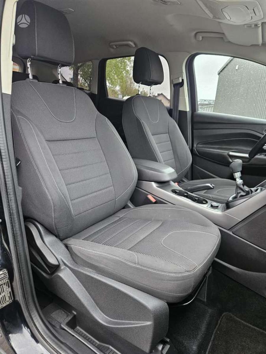 Melns Ford Kuga 2013 Šauļi, ar dzinēja tilpumu 2.00 L un nobraukumu 191 tūkst. km par 7950 €, foto 16 vietnē AUTOMOTO.COM.LV