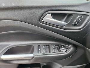 Melns Ford Kuga 2013 Šauļi, ar dzinēja tilpumu 2.00 L un nobraukumu 191 tūkst. km par 7950 €, foto 19 vietnē AUTOMOTO.COM.LV