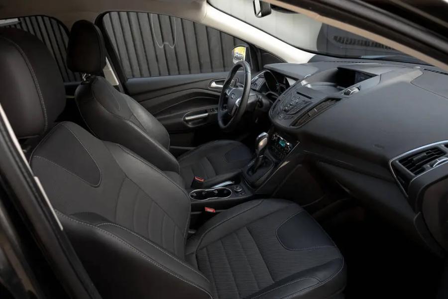 Melns Ford Kuga 2013 Jelgava, ar dzinēja tilpumu 2.00 L un nobraukumu 246 tūkst. km par 9600 €, foto 9 vietnē AUTOMOTO.COM.LV
