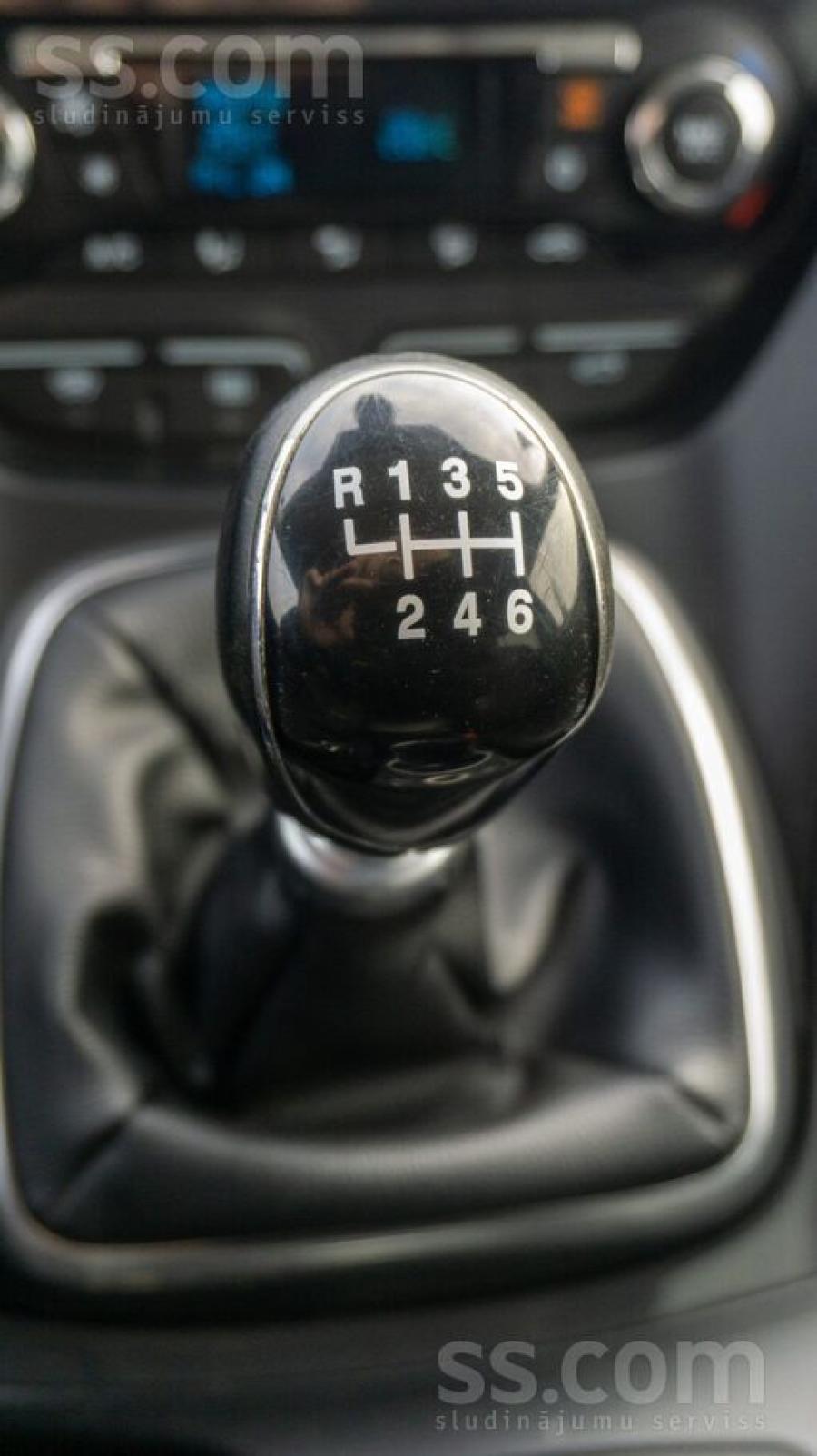 Melns Ford Kuga 2013 Rīga, ar dzinēja tilpumu 2.00 L un nobraukumu 213 tūkst. km par 5990 €, foto 16 vietnē AUTOMOTO.COM.LV