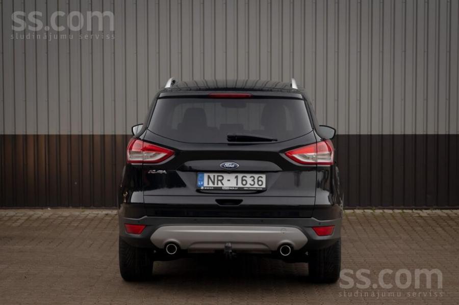 Black Ford Kuga 2013 in Talsi, with an engine capacity of 2.00 L and mileage of 222 thousand km for 7650 €, photo 6 on AUTOMOTO.COM.LV