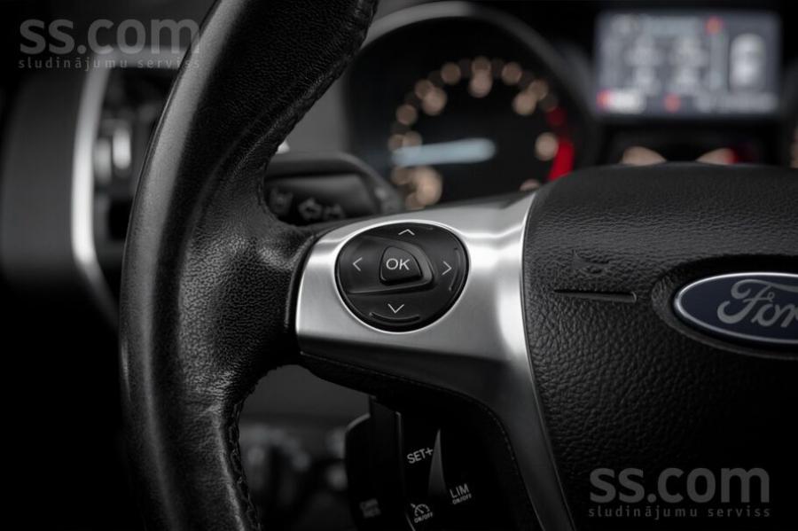 Black Ford Kuga 2013 in Talsi, with an engine capacity of 2.00 L and mileage of 222 thousand km for 7650 €, photo 17 on AUTOMOTO.COM.LV