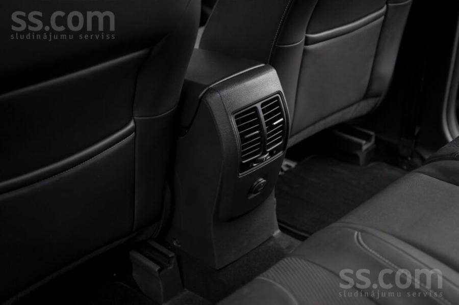 Black Ford Kuga 2013 in Talsi, with an engine capacity of 2.00 L and mileage of 222 thousand km for 7650 €, photo 28 on AUTOMOTO.COM.LV