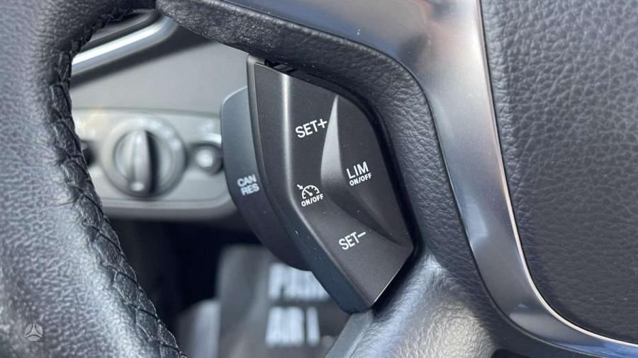 Melns Ford Kuga 2013 Marijampole, ar dzinēja tilpumu 2.00 L un nobraukumu 231 tūkst. km par 8490 €, foto 26 vietnē AUTOMOTO.COM.LV