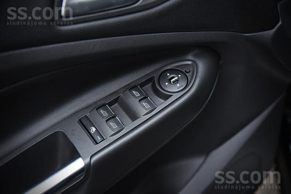 Black Ford Kuga 2014 in Tukums, with an engine capacity of 1.60 L and mileage of 122 thousand km for 9990 €, photo 8 on AUTOMOTO.COM.LV