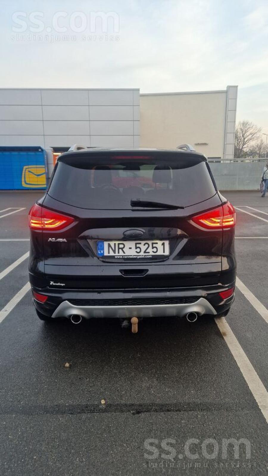 Black Ford Kuga 2014 in Riga, with an engine capacity of 2.00 L and mileage of 213 thousand km for 8500 €, photo 3 on AUTOMOTO.COM.LV