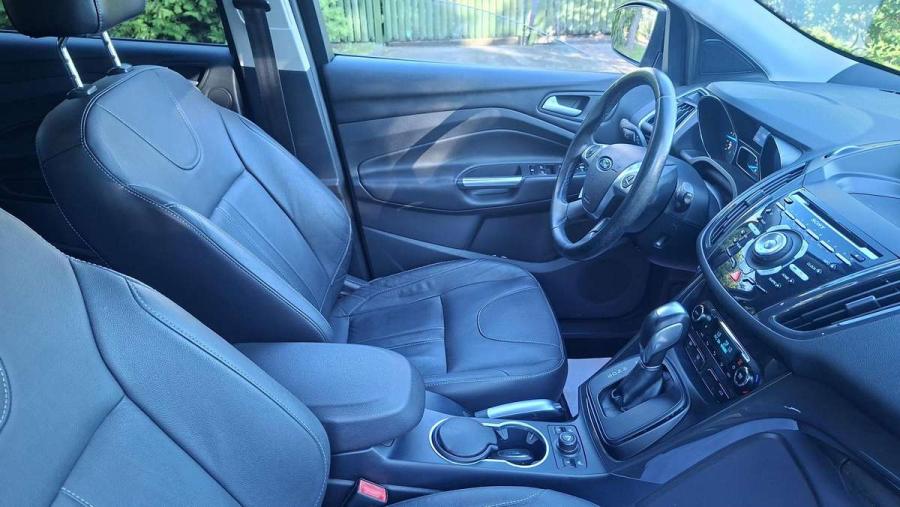 Melns Ford Kuga 2014 Kauņa, ar dzinēja tilpumu 2.00 L un nobraukumu 173 tūkst. km par 7850 €, foto 15 vietnē AUTOMOTO.COM.LV