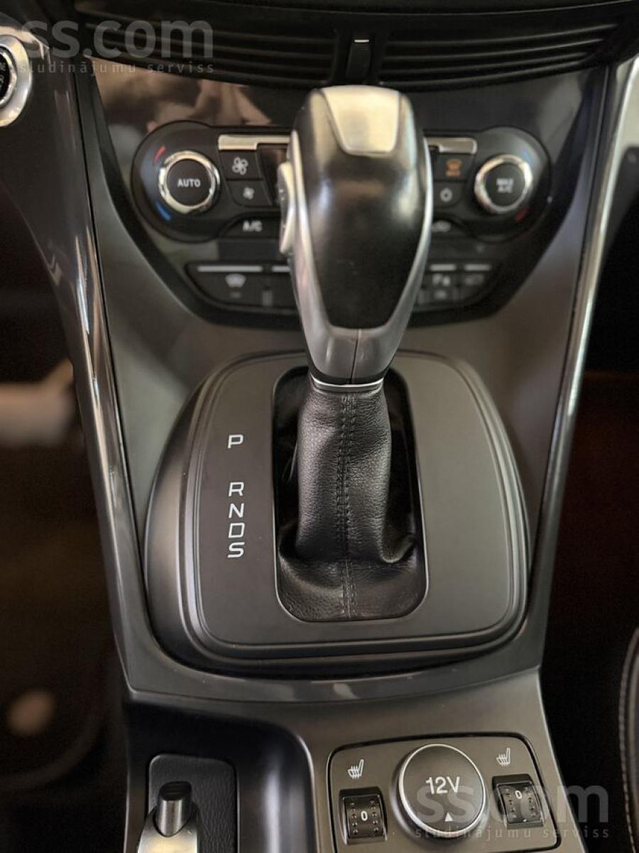 Melns Ford Kuga 2014 Jelgava, ar dzinēja tilpumu 2.00 L un nobraukumu 214 tūkst. km par 9259 €, foto 25 vietnē AUTOMOTO.COM.LV