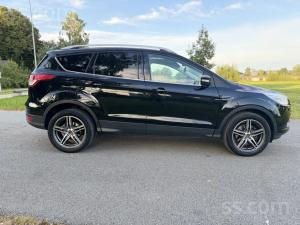 Melns Ford Kuga 2014 Jelgava, ar dzinēja tilpumu 2.00 L un nobraukumu 213 tūkst. km par 9259 €, foto 5 vietnē AUTOMOTO.COM.LV