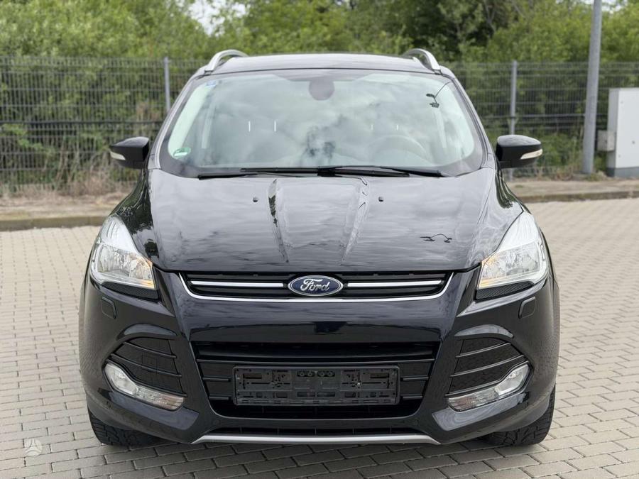 Black Ford Kuga 2015 in Marijampole, with an engine capacity of 1.50 L and mileage of 143 thousand km for 6750 €, photo 3 on AUTOMOTO.COM.LV