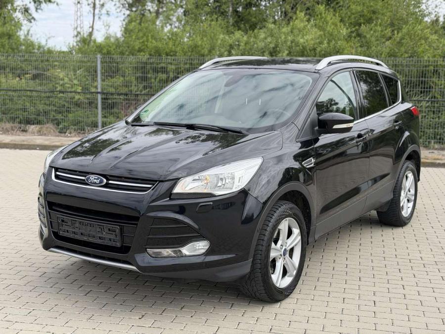 Black Ford Kuga 2015 in Marijampole, with an engine capacity of 1.50 L and mileage of 143 thousand km for 6750 €, photo 4 on AUTOMOTO.COM.LV