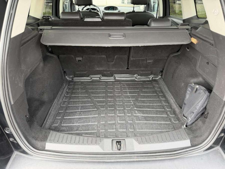Black Ford Kuga 2015 in Marijampole, with an engine capacity of 1.50 L and mileage of 143 thousand km for 6750 €, photo 14 on AUTOMOTO.COM.LV