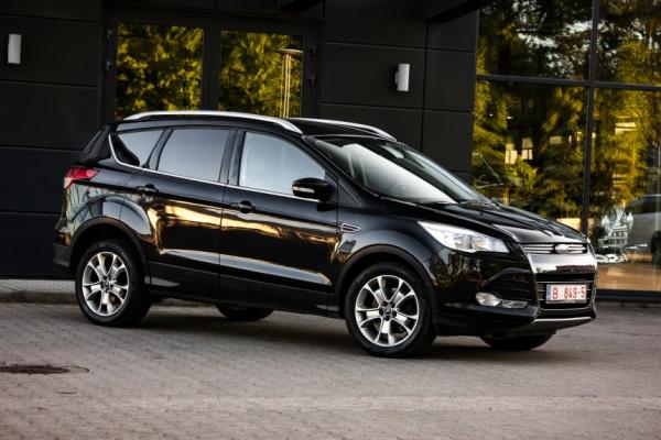 Black Ford Kuga 2015 in Riga, with an engine capacity of 2.00 L and mileage of 247 thousand km for 9990 €, photo 2 on AUTOMOTO.COM.LV