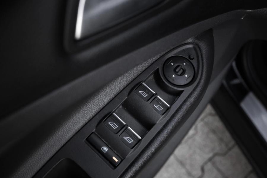 Melns Ford Kuga 2015 Rīga, ar dzinēja tilpumu 2.00 L un nobraukumu 247 tūkst. km par 9990 €, foto 14 vietnē AUTOMOTO.COM.LV