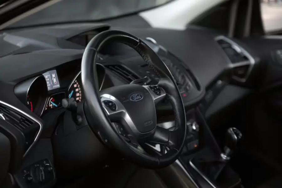 Melns Ford Kuga 2015 Jelgava, ar dzinēja tilpumu 2.00 L un nobraukumu 247 tūkst. km par 9990 €, foto 15 vietnē AUTOMOTO.COM.LV