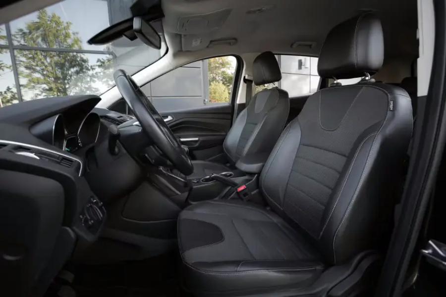 Melns Ford Kuga 2015 Jelgava, ar dzinēja tilpumu 2.00 L un nobraukumu 247 tūkst. km par 9990 €, foto 16 vietnē AUTOMOTO.COM.LV