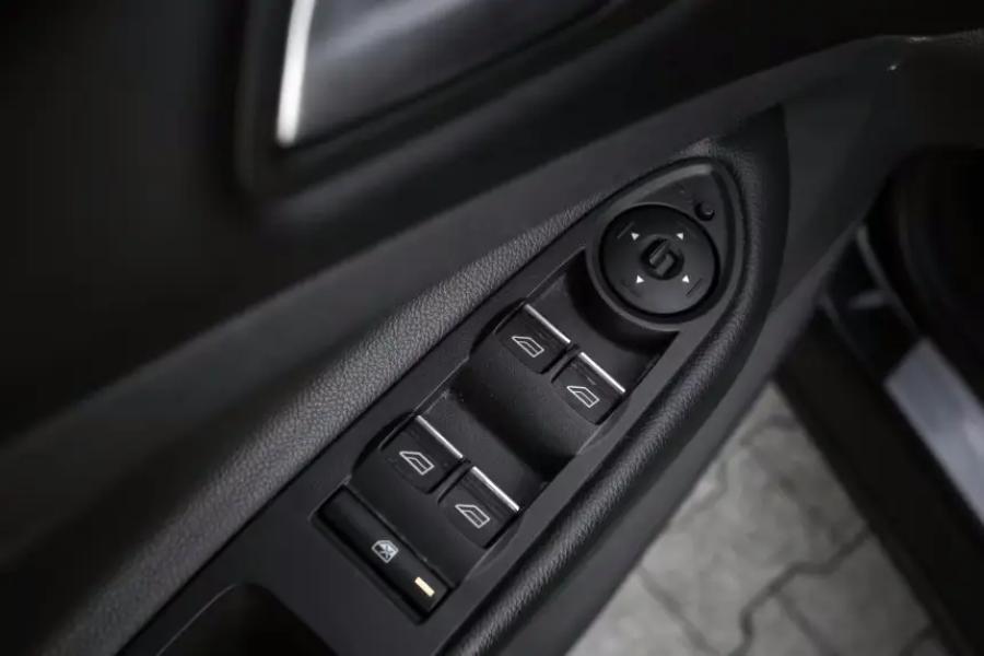 Melns Ford Kuga 2015 Jelgava, ar dzinēja tilpumu 2.00 L un nobraukumu 247 tūkst. km par 9990 €, foto 17 vietnē AUTOMOTO.COM.LV