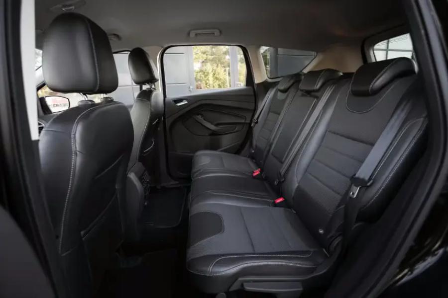 Melns Ford Kuga 2015 Jelgava, ar dzinēja tilpumu 2.00 L un nobraukumu 247 tūkst. km par 9990 €, foto 19 vietnē AUTOMOTO.COM.LV