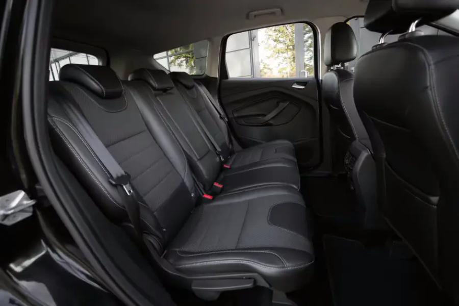 Melns Ford Kuga 2015 Jelgava, ar dzinēja tilpumu 2.00 L un nobraukumu 247 tūkst. km par 9990 €, foto 20 vietnē AUTOMOTO.COM.LV