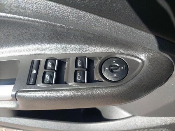 Black Ford Kuga 2015 in Cesis, with an engine capacity of 2.00 L and mileage of 208 thousand km for 9200 €, photo 8 on AUTOMOTO.COM.LV